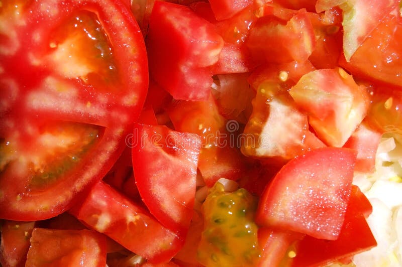 Tomate juteuse image stock. Image du salade, frais, légume - 811083