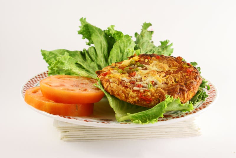 Tomatoe Y Pizza De La Lechuga Imagen de archivo - Imagen de berro ...