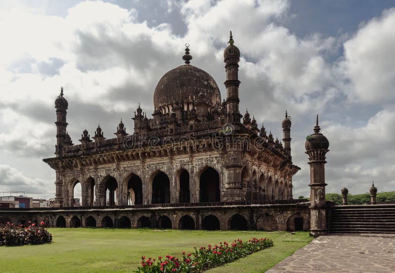 Tomb of Ibrahim Rose - an Impressive Monument of Bijapur, Bijapur ...
