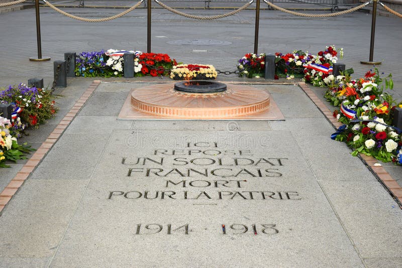 Arc De Triomphe, Tombe Du Soldat Inconnu, Pari Photo stock éditorial ...