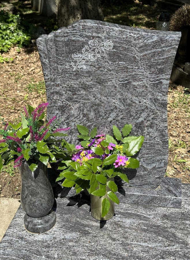 Tombstone in the Public Cemetery Stock Image - Image of tomb, symbol ...