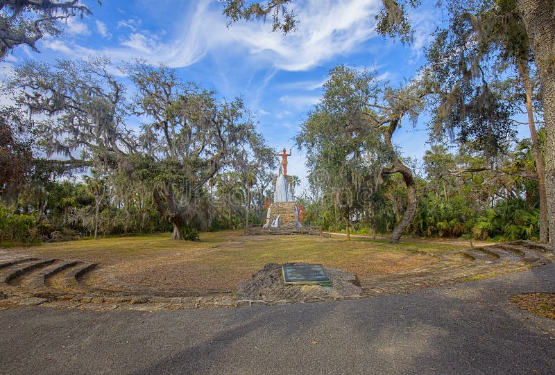 Tomoka State Park with Statue Del Jefe Tomokie En Los Argumentos De ... Tomoka State Park with Statue Del Jefe Tomokie En Los Argumentos De ...