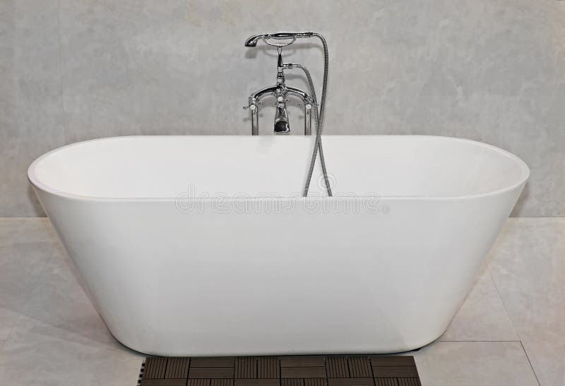 Stort badkar fotografering för bildbyråer. Bild av armatur - 23764525