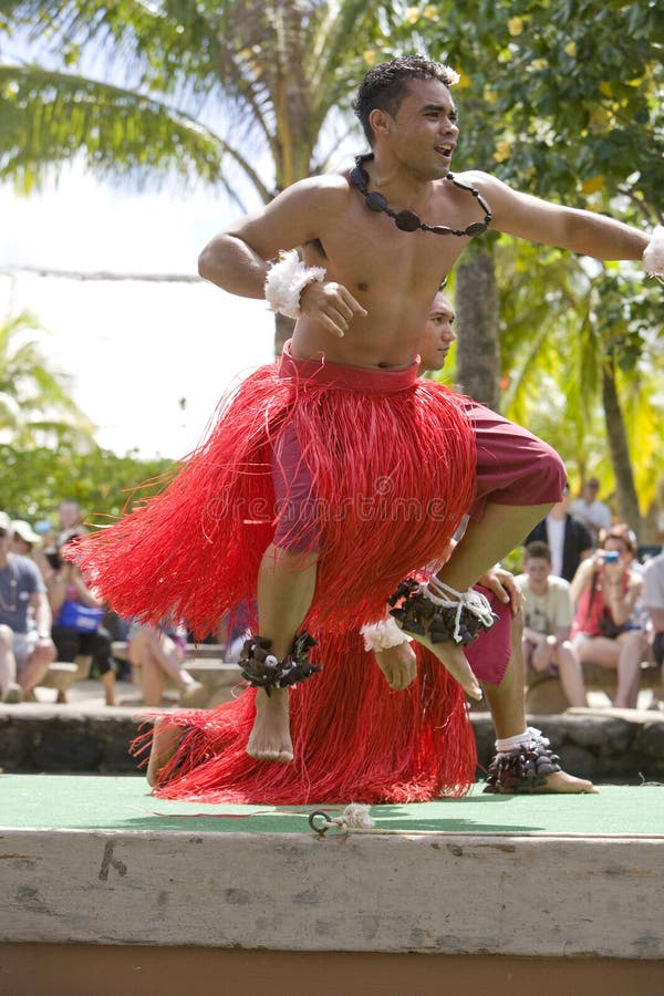 Young Polynesian Pacific Island Tahitian Dancers Couple Stock Photo ...