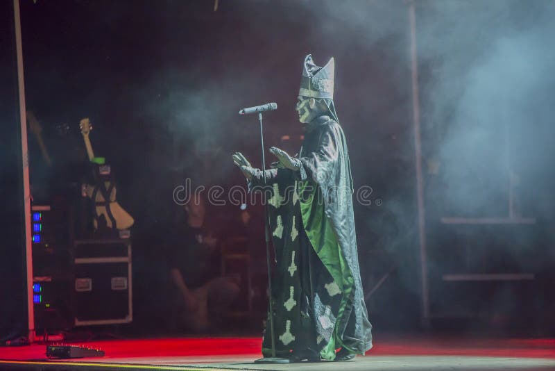 Tonnellate Di Roccia 2014, Fantasma Fotografia Stock Editoriale ...