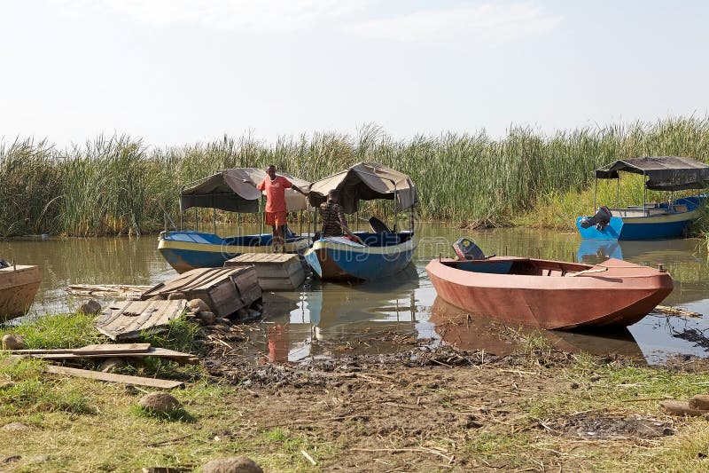 Pêcheur africain photo éditorial. Image du fonctionnement - 31434686