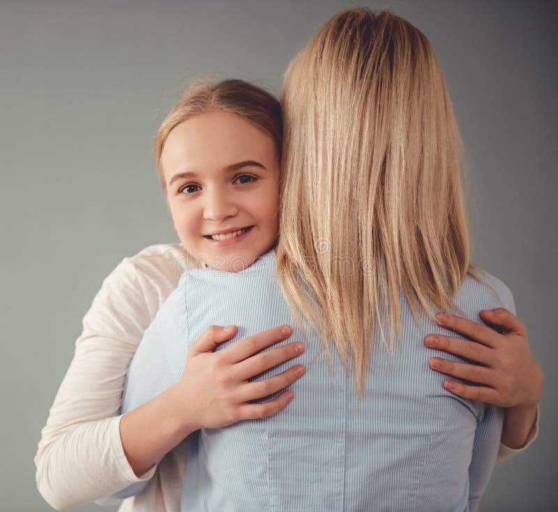 Mom Och Dotter Fotografering För Bildbyråer Bild Av Gulligt 74167111