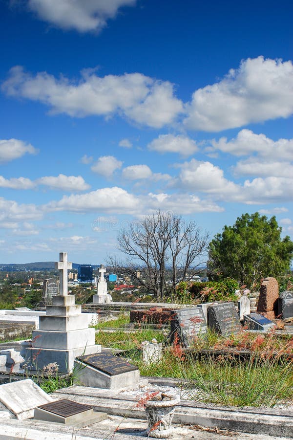 Toowong Cemetery stock image. Image of australia, tomb - 70658579