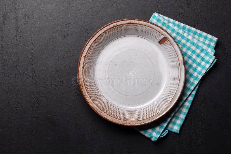 Top-down View of an Empty Plate and Silverware Mockup Stock Photo ...