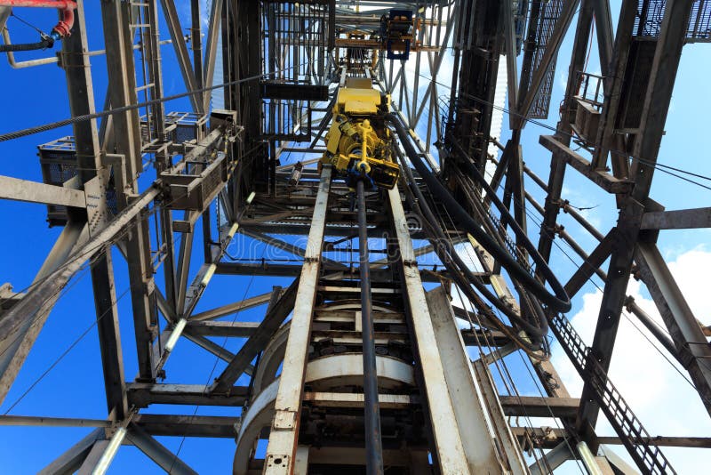 Top Drive System (TDS) Spinning for Oil Drilling Rig Stock Image ...