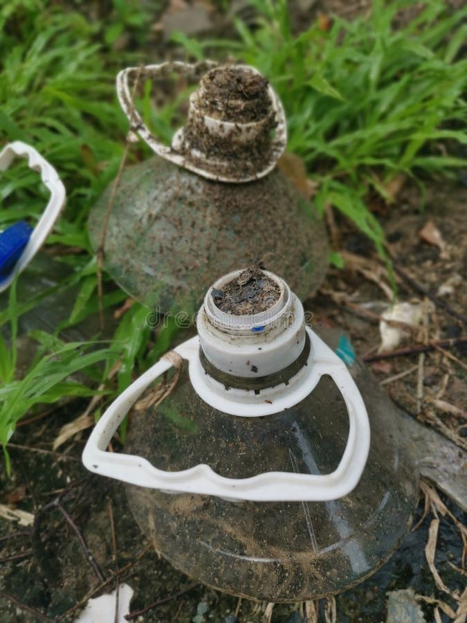 The Top Neck Bottle Container Stock Photo - Image of hole, waste: 259691106