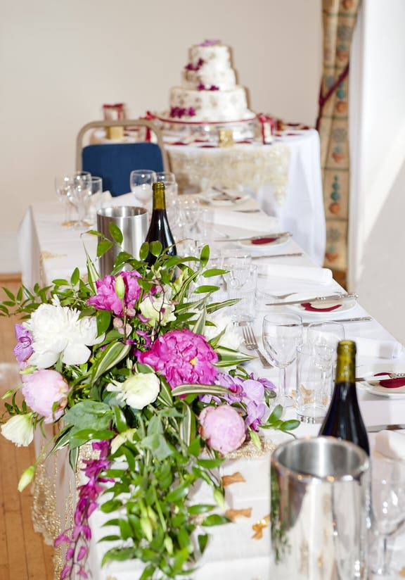 Top Table at a wedding stock photo. Image of occasion - 20134372