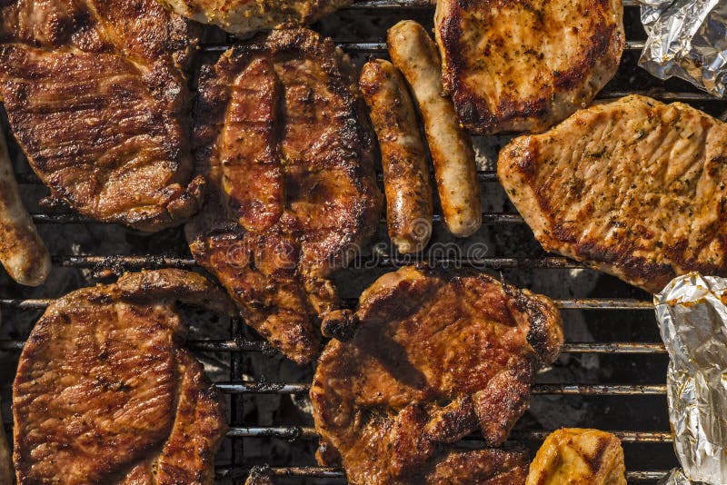 Top View of Empty and Clean Barbecue Charcoal Grill with Flames Stock ...