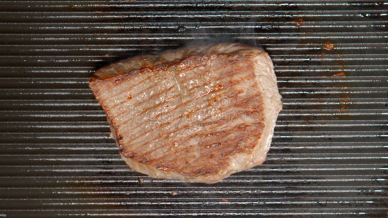 TOP VIEW: Beef Steak on a Grill Stock Photo - Image of natural, eating ...