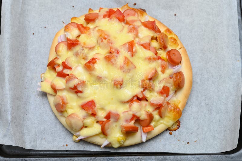 Homemade Fresh Cooked Pizza Stock Image - Image of home, sauce: 181398297