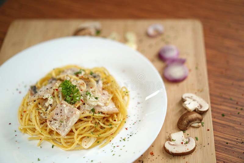Top View of Spaghetti Carbonara Lunch Dinner Meal Table Top Garnishes ...