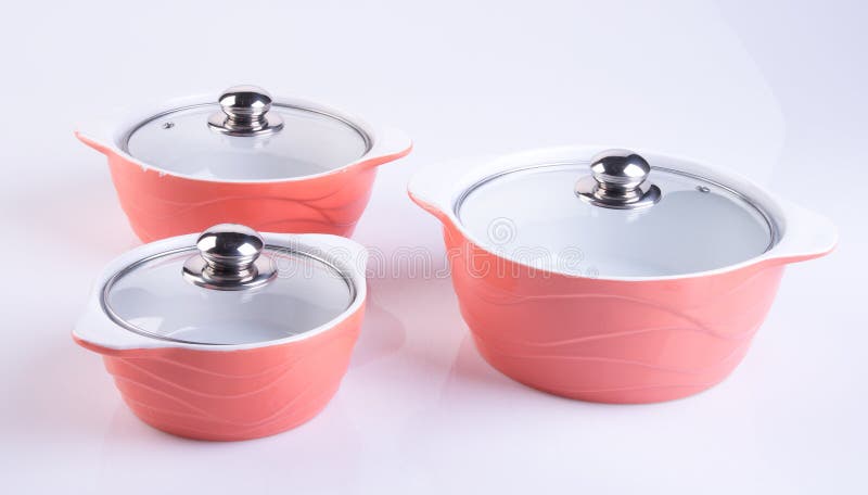 Topf Oder Roter Topf Mit Abdeckung Auf Hintergrund Stockfoto - Bild von ...