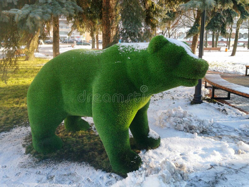 Topiary Bear Stock Photos - Free & Royalty-Free Stock Photos from ...