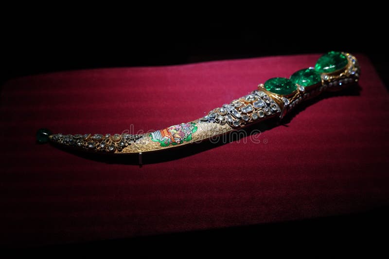 Topkapi Dagger in Topkapi Palace, Istanbul, Turkiye Editorial Photo ...