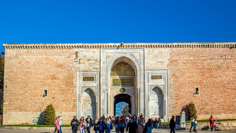 Topkapi Palace 1 Th Courtyard and Historical Gate in the Summertime ...