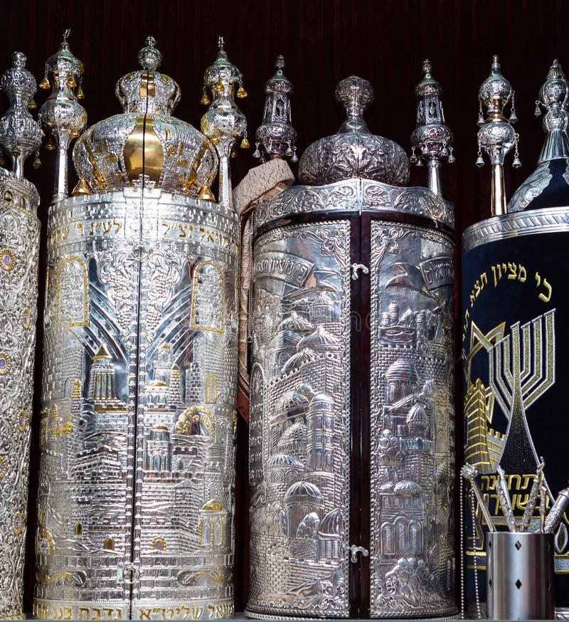 Een Rol ` Van Sefer Torah Of Van ` Torah Is Een Met De Hand Geschreven ...