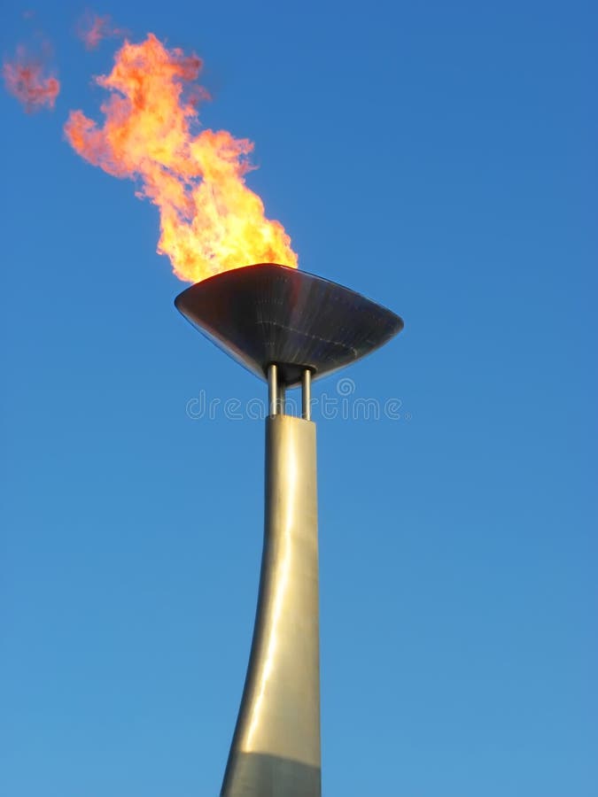Torcia olimpica fotografia stock. Immagine di fiamma, sport - 5396150