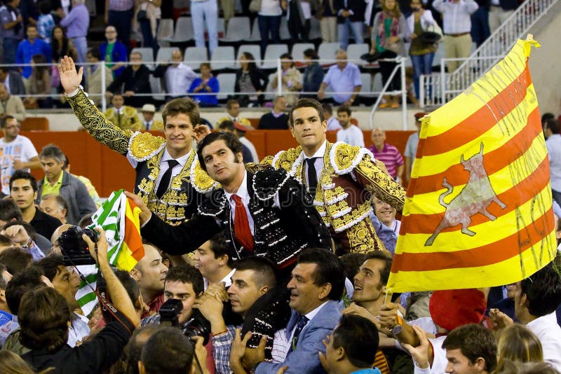 Toreros Españoles En El Paseillo O El Desfile Inicial En Úbeda Foto ...