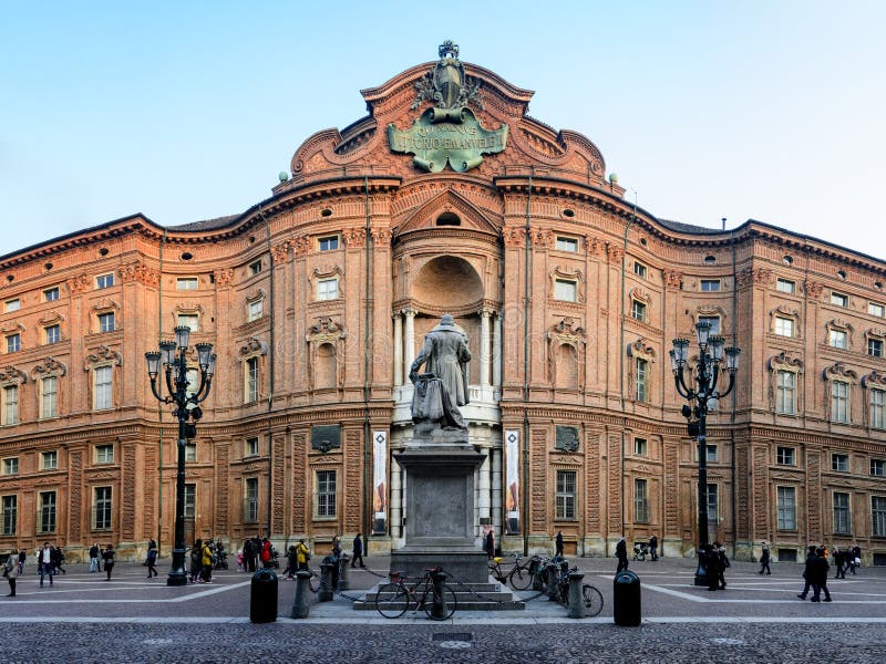 Torino, Palazzo Carignano fotografia editoriale. Immagine di torino ...