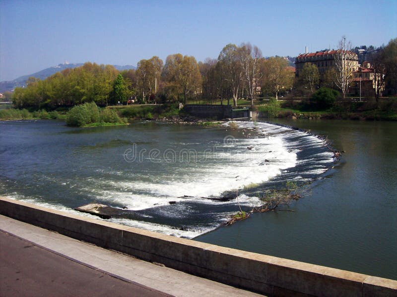 Fiume di Torino immagine stock. Immagine di tributo, paesaggio - 2260015