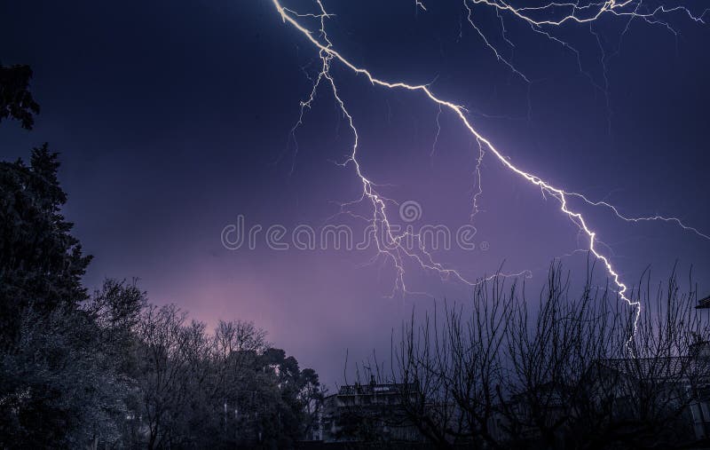 Tormenta tormentosa foto de archivo. Imagen de noche - 157579184