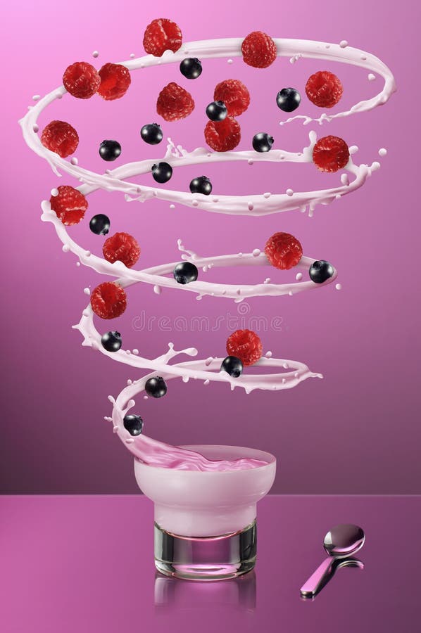 Tornade de yaourt photo stock. Image du myrtille, produit - 23570252
