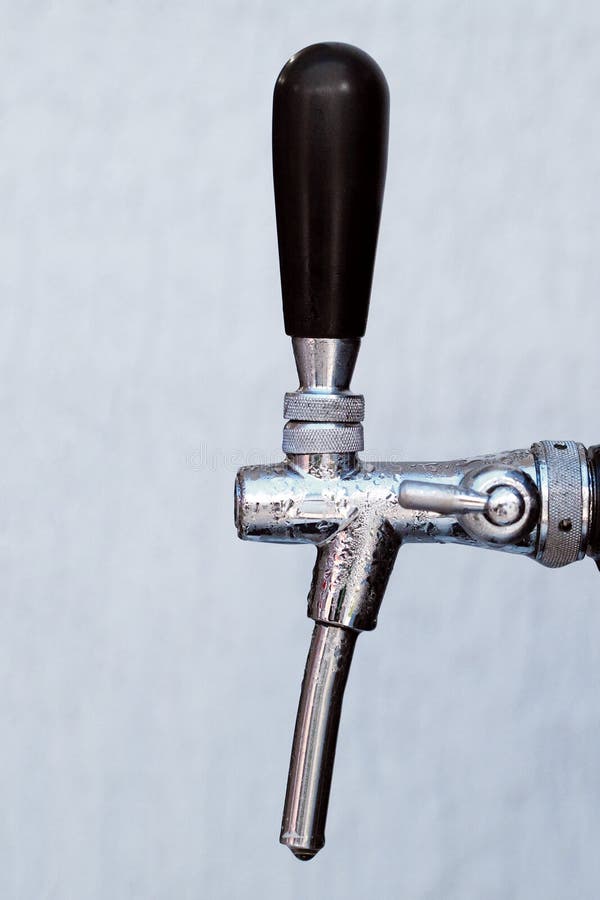Torneira da cerveja imagem de stock. Imagem de fundo - 23129003