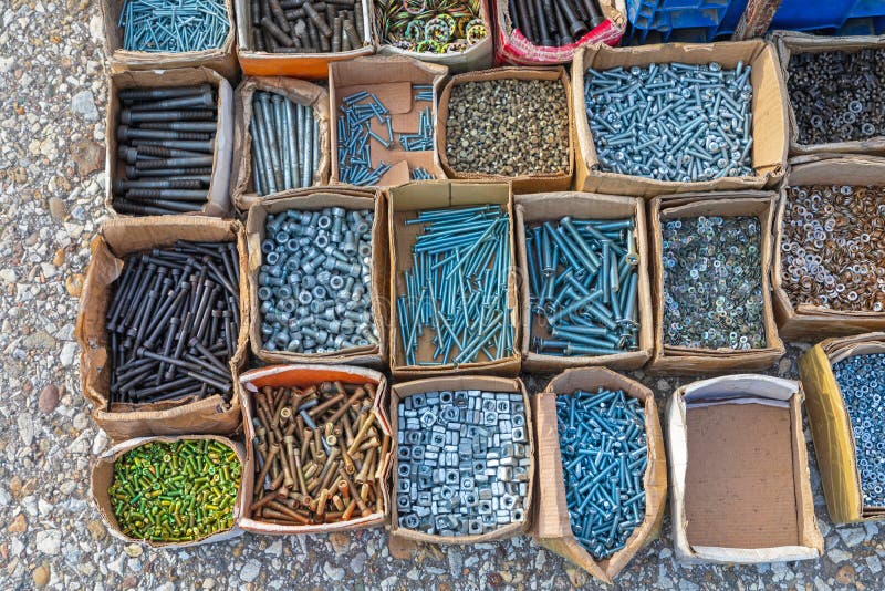 Tornillos y pernos foto de archivo. Imagen de tuerca - 198249800