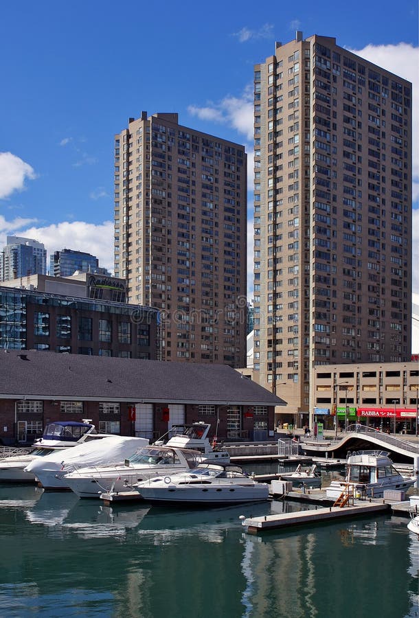 Toronto bay editorial stock image. Image of boat, building - 17553914