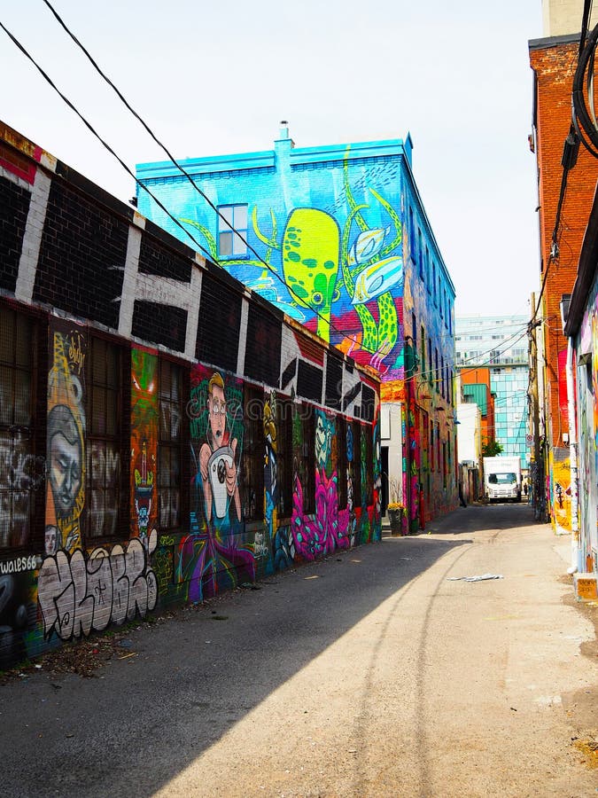 TORONTO CANADA - 2015: Grafitti Alley Editorial Photo - Image of brick ...