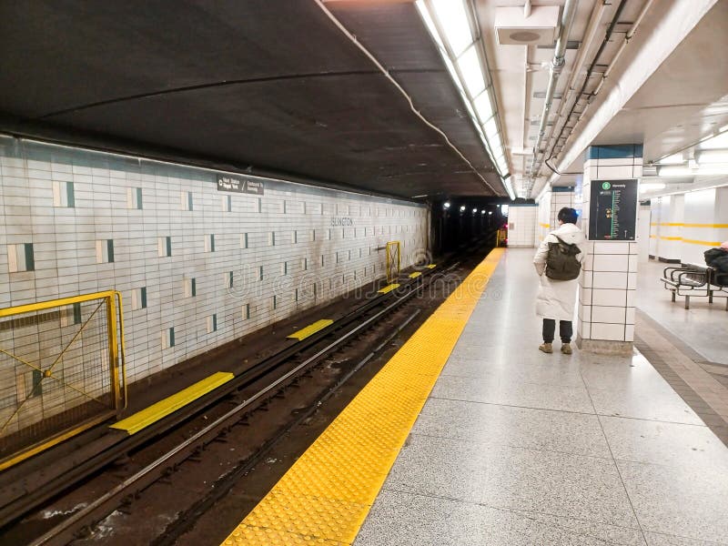 Islington Subway Station Interior View Editorial Stock Photo - Image of ...