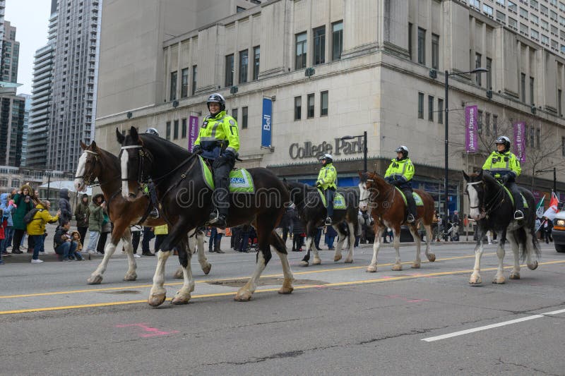 Mounted Police Patrol in Toronto Editorial Stock Image - Image of ... Mounted Police Patrol in Toronto Editorial Stock Image - Image of ...