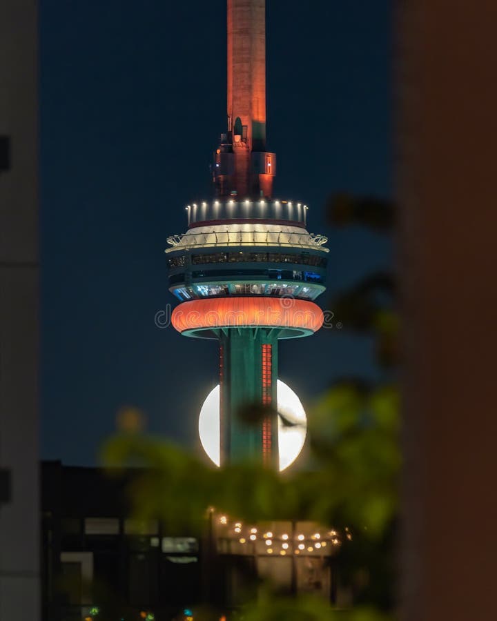 Toronto, Canada - September 29, 2023 : Full Moon Rising Behind the ...