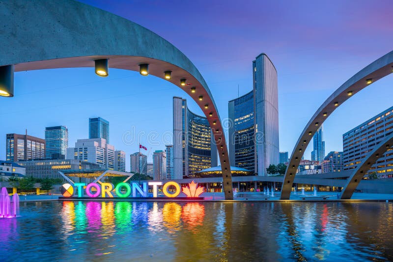 Toronto City Hall and Nathan Phillips Square Editorial Stock Image ...