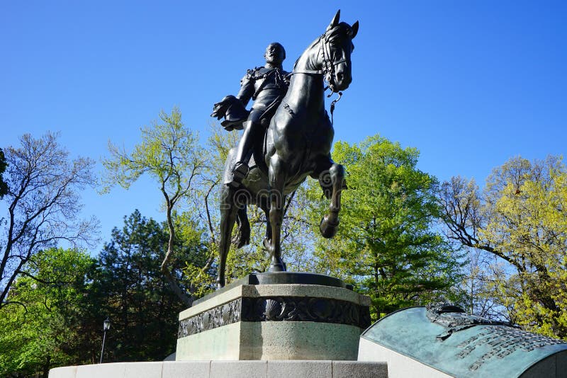 Toronto city hall statue editorial photo. Image of famous - 71804796