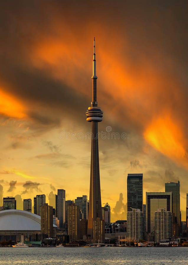 Toronto and CN Tower at Sunset Editorial Photography - Image of harbor ...