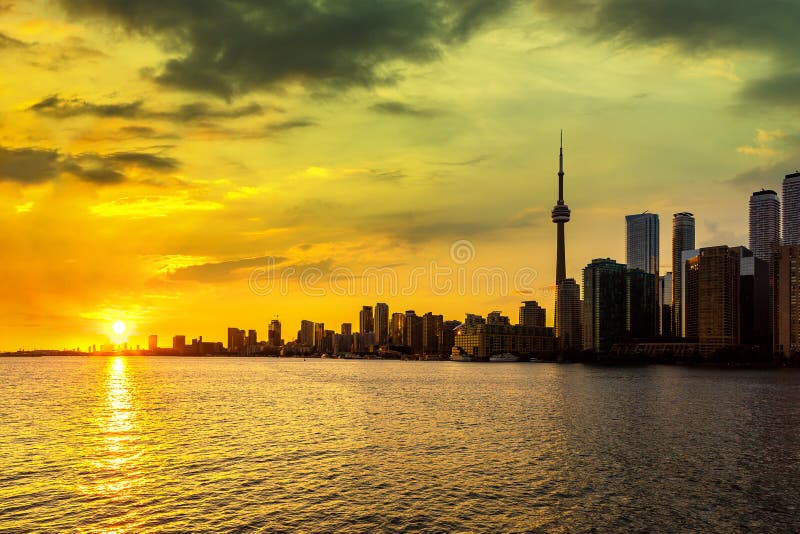 Toronto and CN Tower at Sunset Editorial Photography - Image of ...