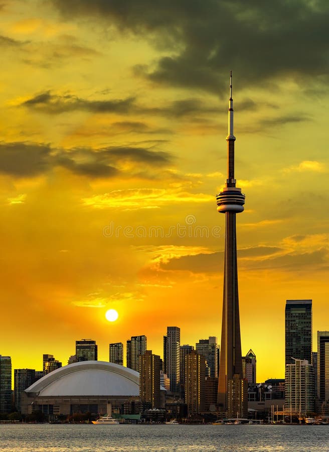 Toronto and CN Tower at Sunset Editorial Stock Photo - Image of skyline ...