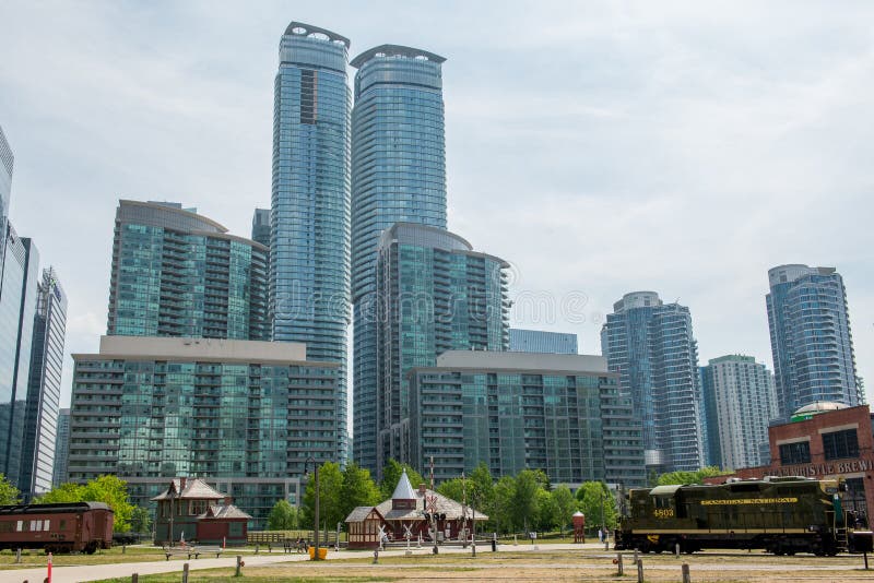 Toronto downtown editorial stock image. Image of architecture - 85825529