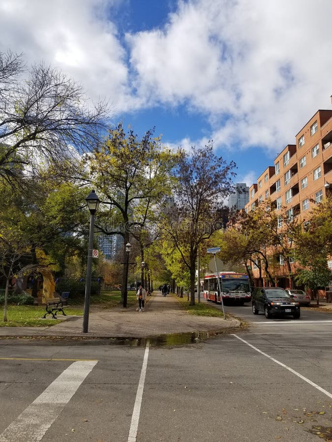 Autumn Downtown Toronto editorial photography. Image of suburb - 233555822