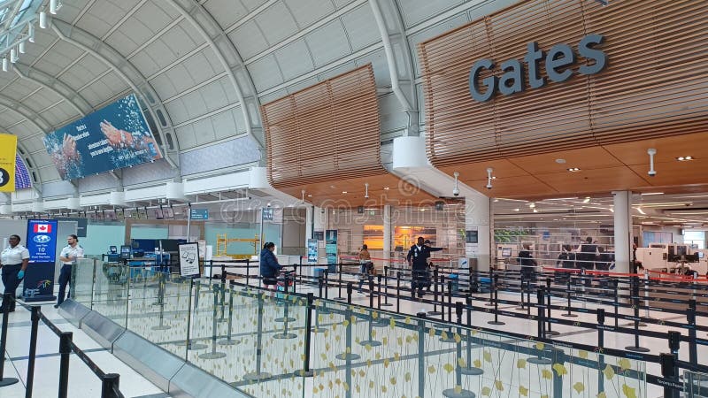 Toronto Pearson International Airport Terminal Editorial Stock Photo ...