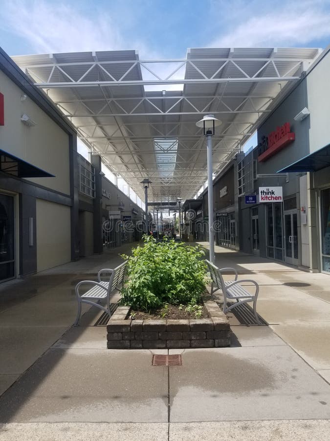 Toronto Premiere Outlets stock image. Image of property - 250498951