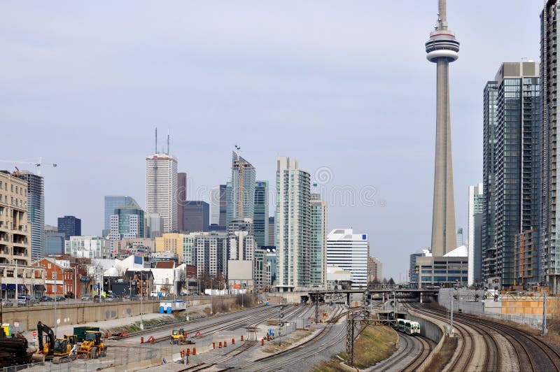 Toronto Skyline editorial photography. Image of building - 13727337