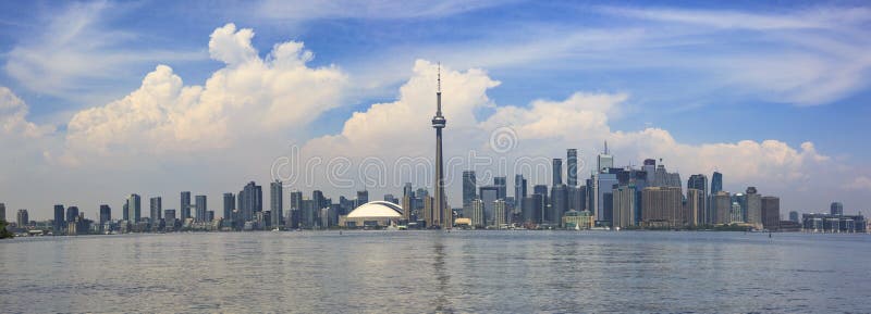 Toronto skyline editorial stock image. Image of finance - 77832034