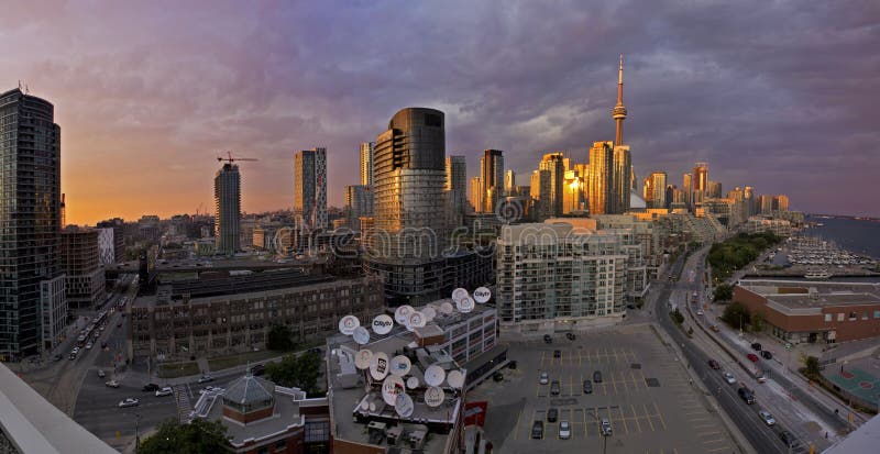 Toronto Skyline editorial stock photo. Image of district - 33218288